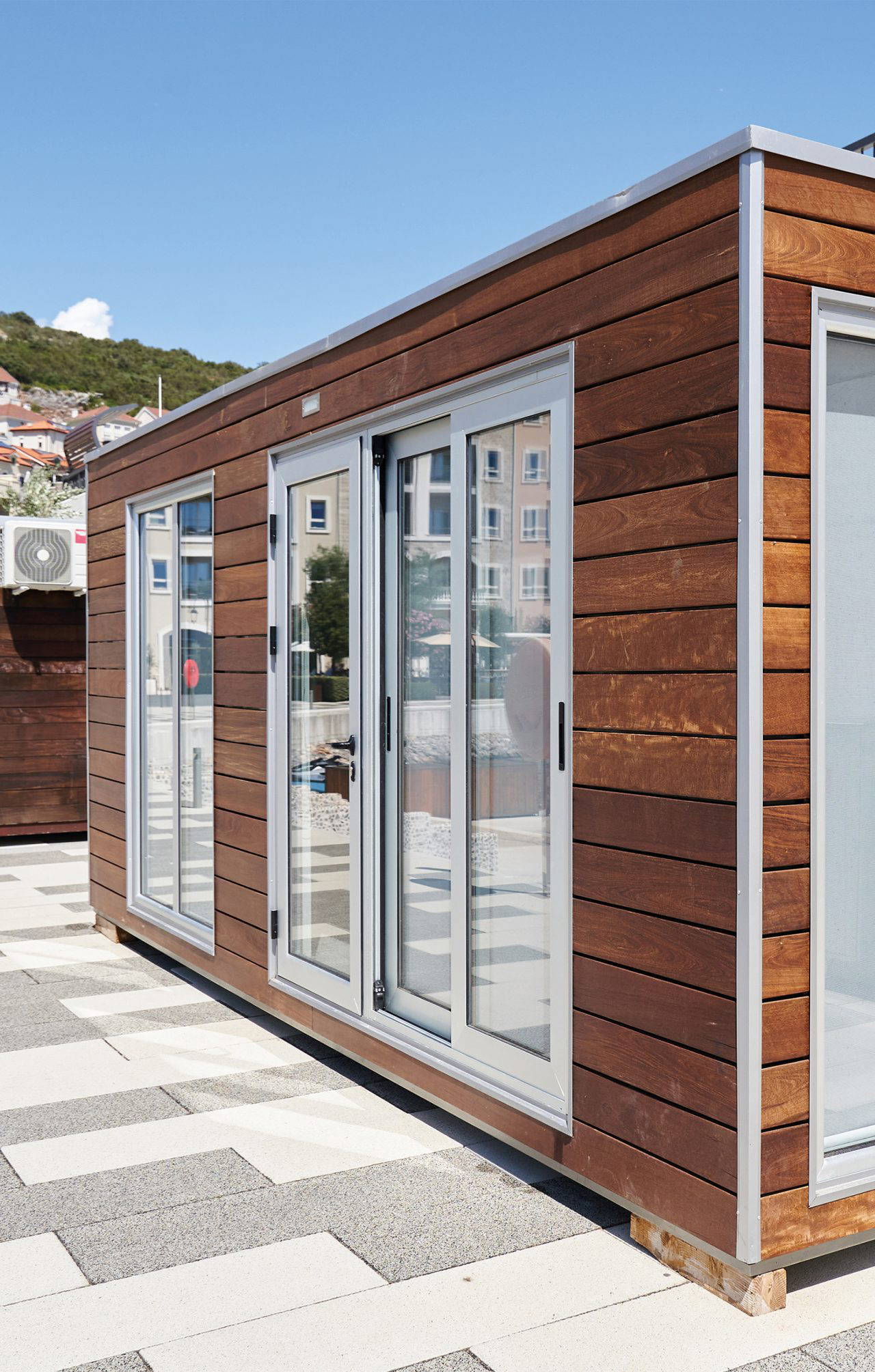 Commercial and Retail | Market Sectors | Totally Modular